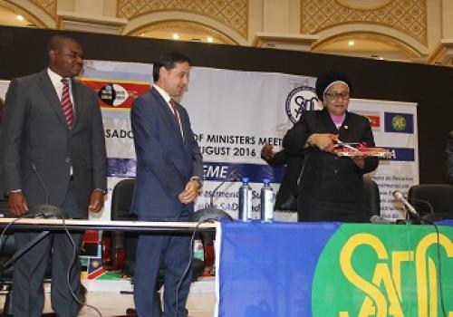 SADC launches four (4) Publications at the 36th SADC Summit in Lozitha ... SADC launches four (4) Publications at the 36th SADC Summit in Lozitha ...